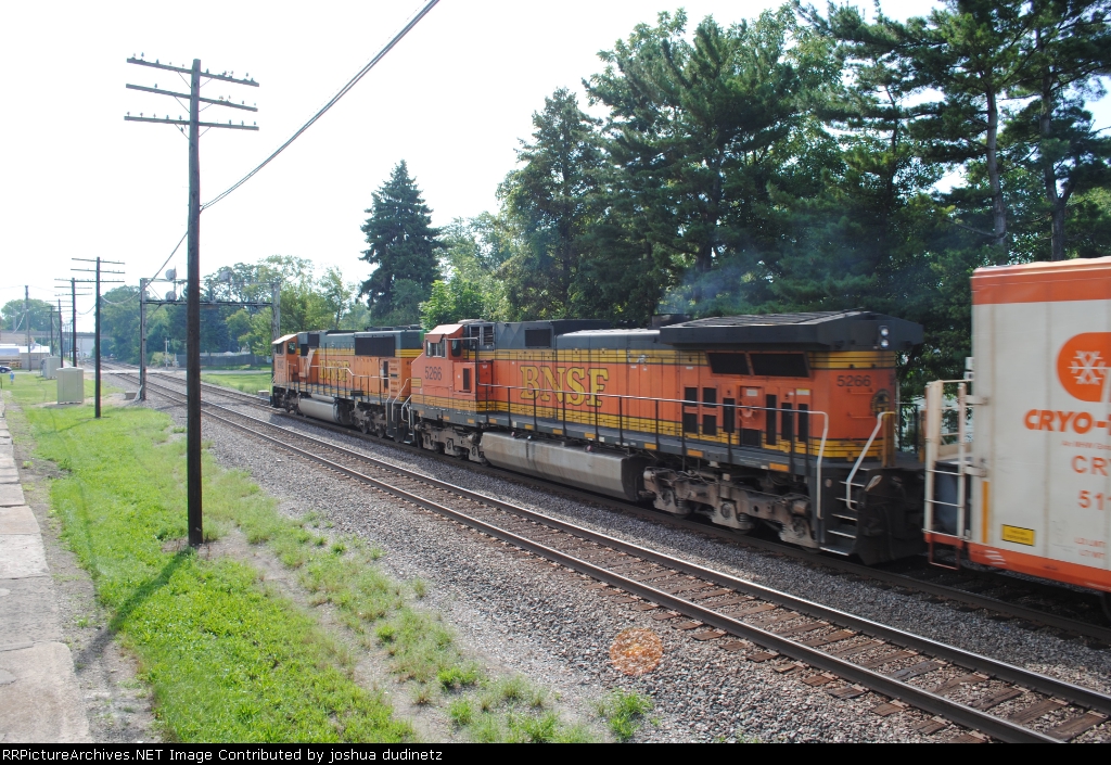 BNSF 5266